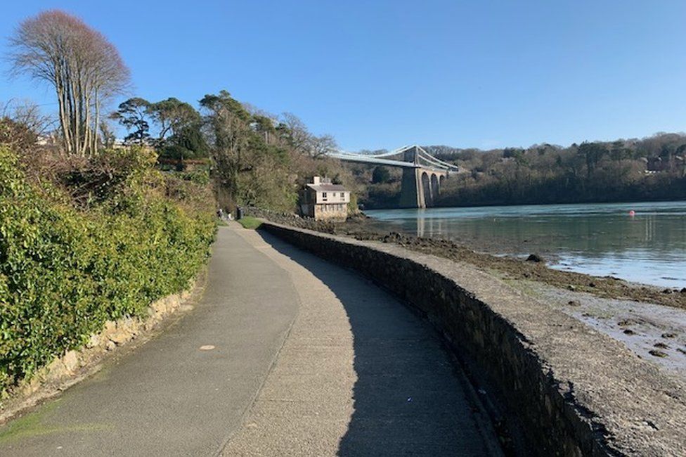 Lle i enaid gael llonydd: Nia Lloyd Jones - BBC Cymru Fyw