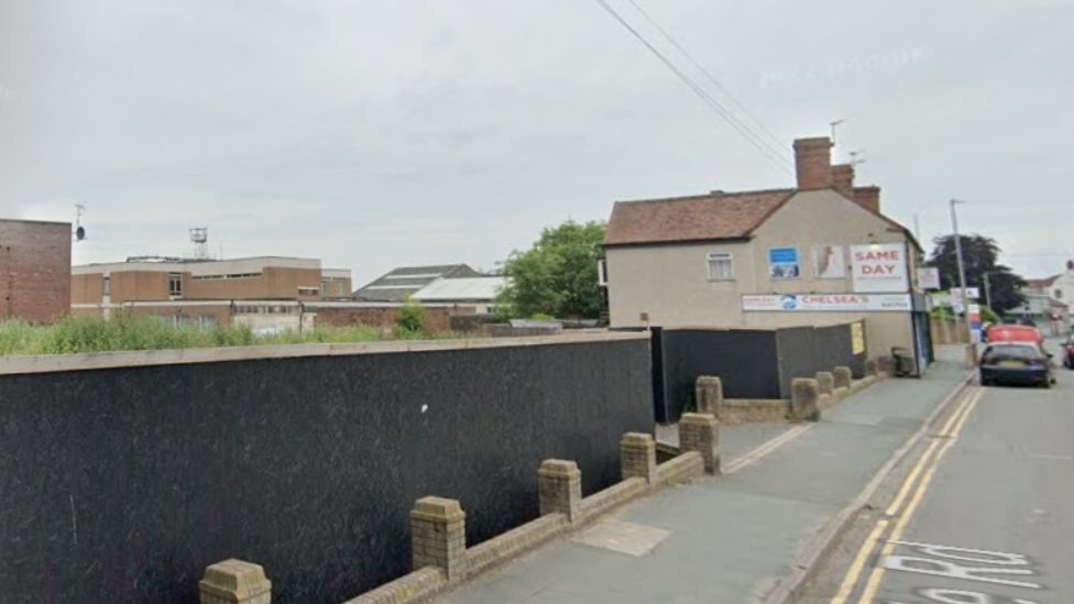 Wellington: 18 flats to be built on Haygate pub site - BBC News