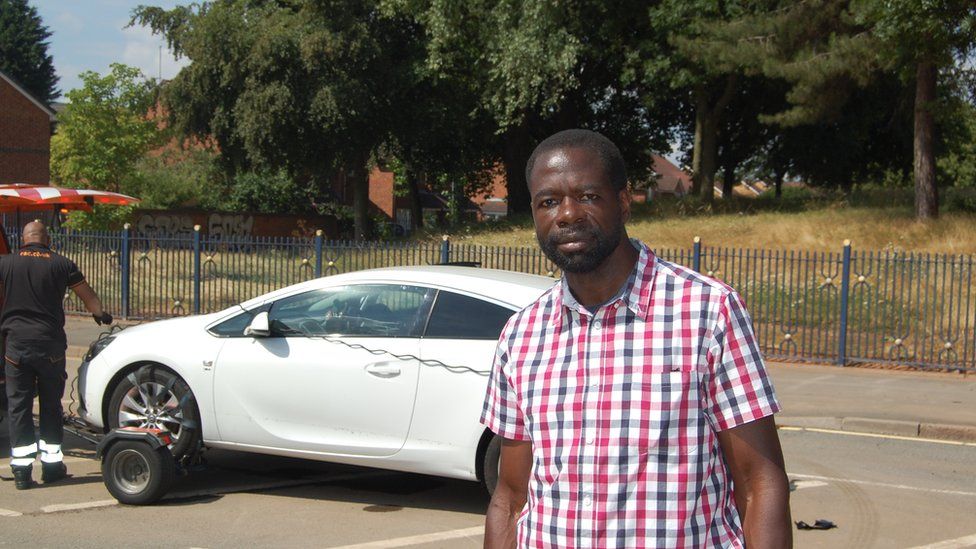 Newtown burst water main repairs will 'cost thousands' - BBC News