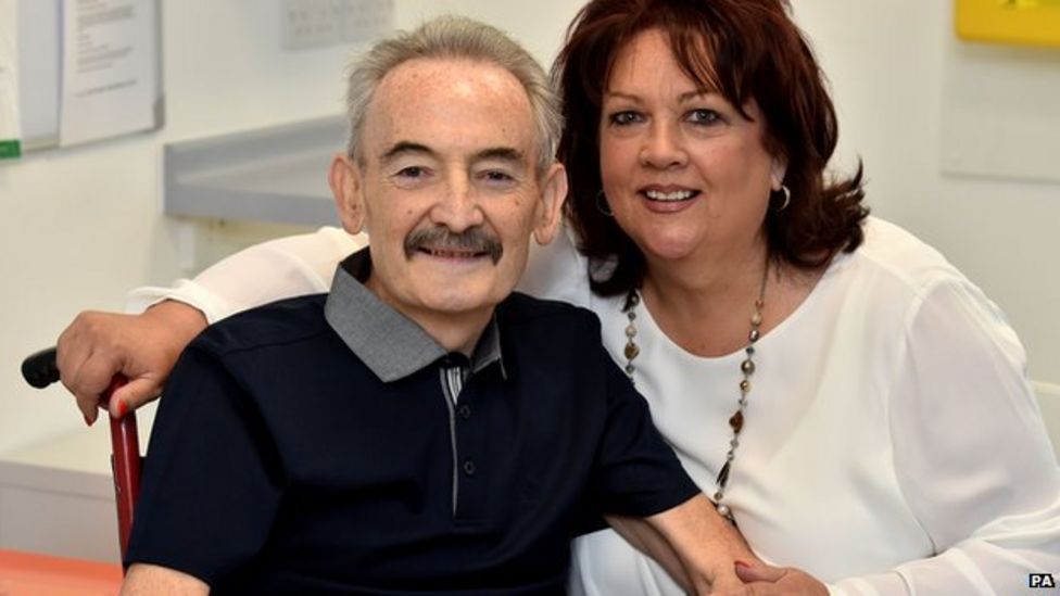 Harry Chivers pioneers golf ball-sized heart pump - BBC News