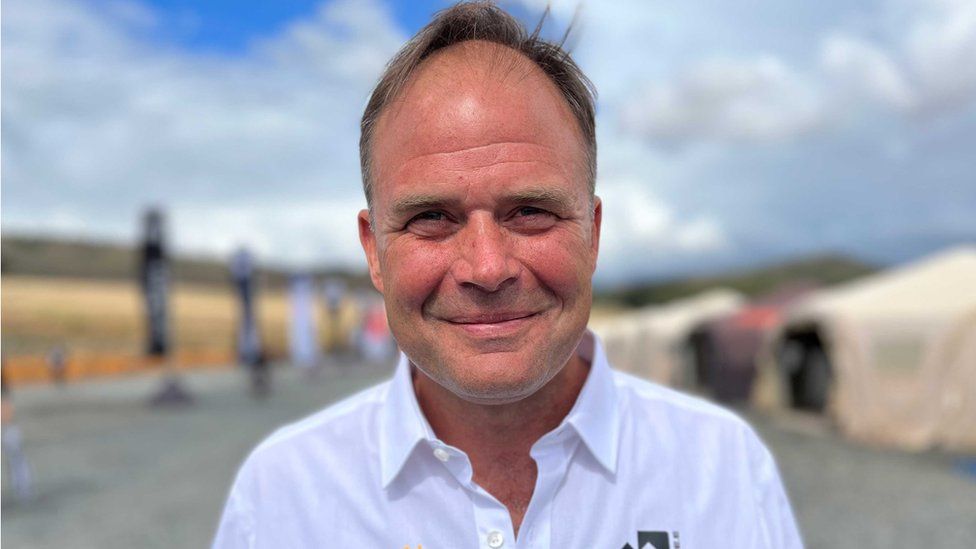 Extreme E bids to make motor racing eco-friendly - BBC News