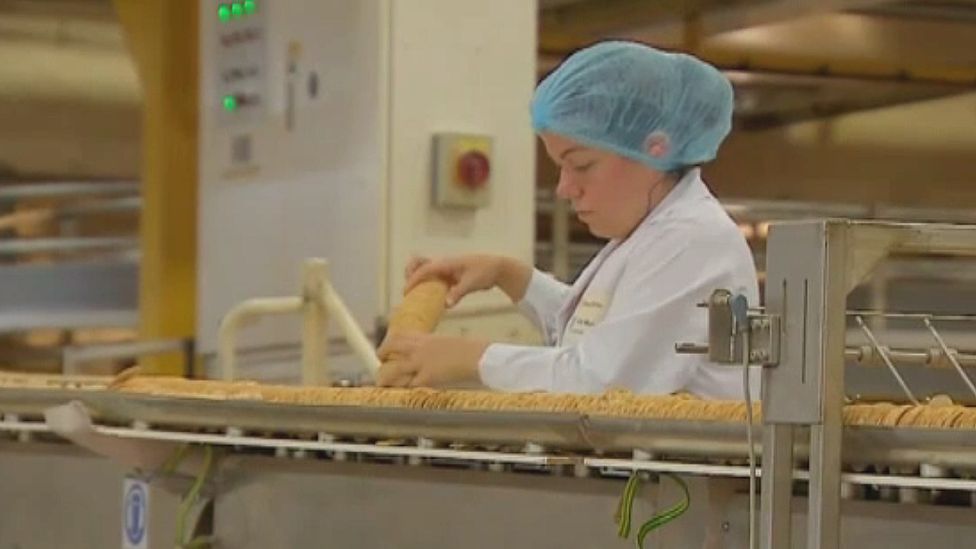 Sculpture for Carlisle Carr's factory 'cracker packers' - BBC News