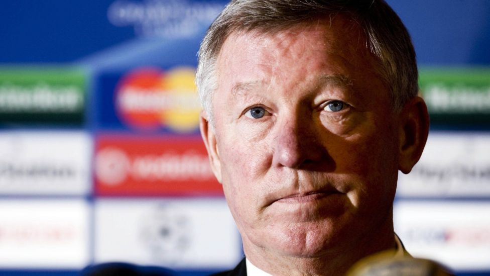 Sir Alex Ferguson statue unveiled at Aberdeen's Pittodrie Stadium - BBC ...