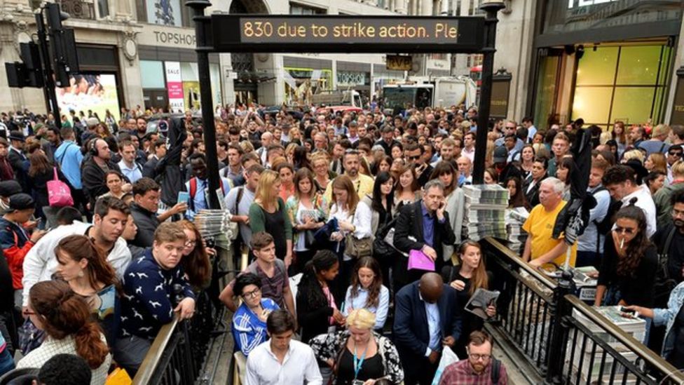 Tube strike: London commuters deal with queues and delays - BBC News