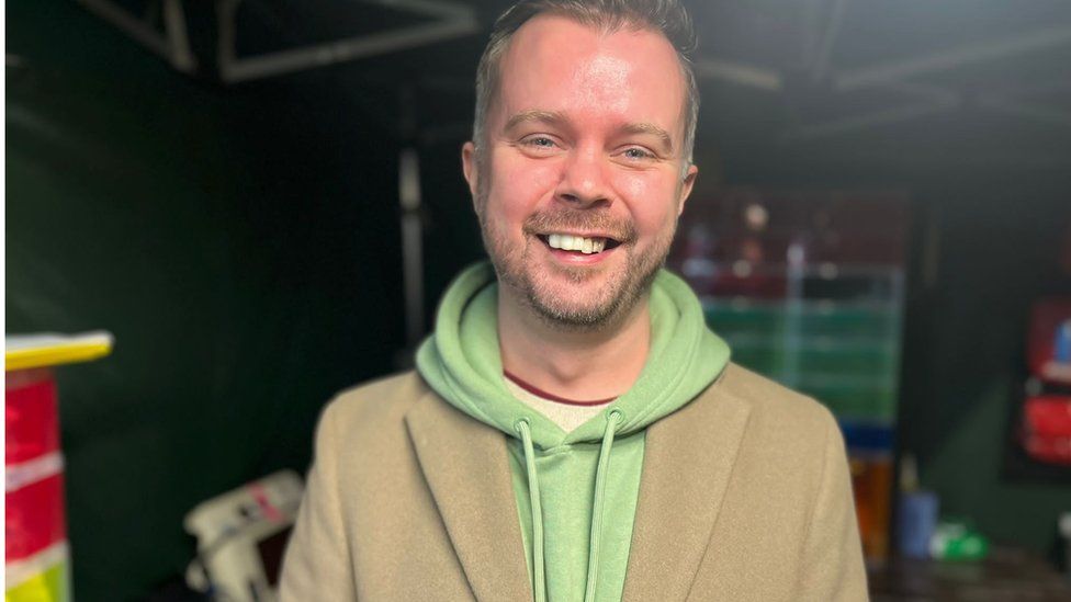 Sheffield 'safe square' opens for festive revellers - BBC News