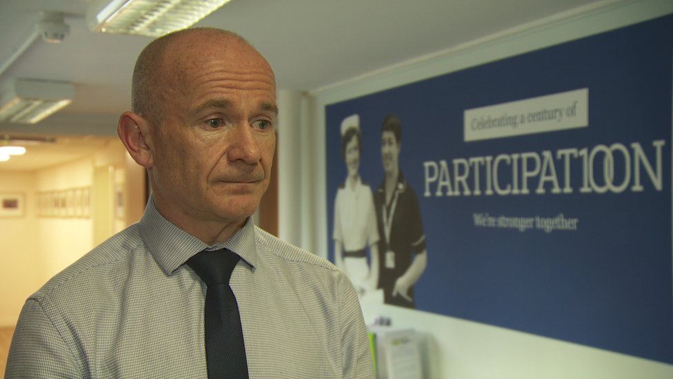 Royal Victoria Hospital: Eight-year delay for new building - BBC News