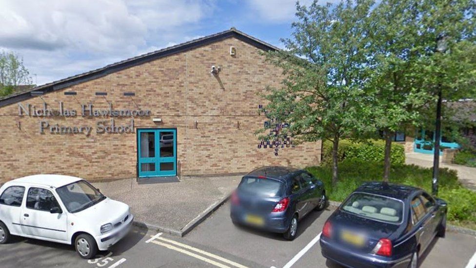 Towcester: Six Indian variant Covid cases found at school - BBC News