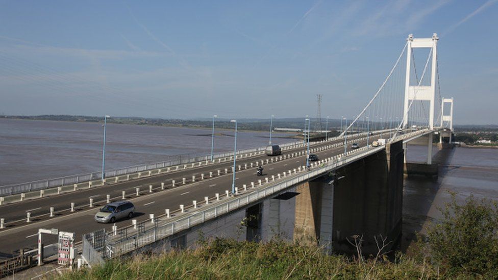 Severn bridges public handover 'being held up' - BBC News
