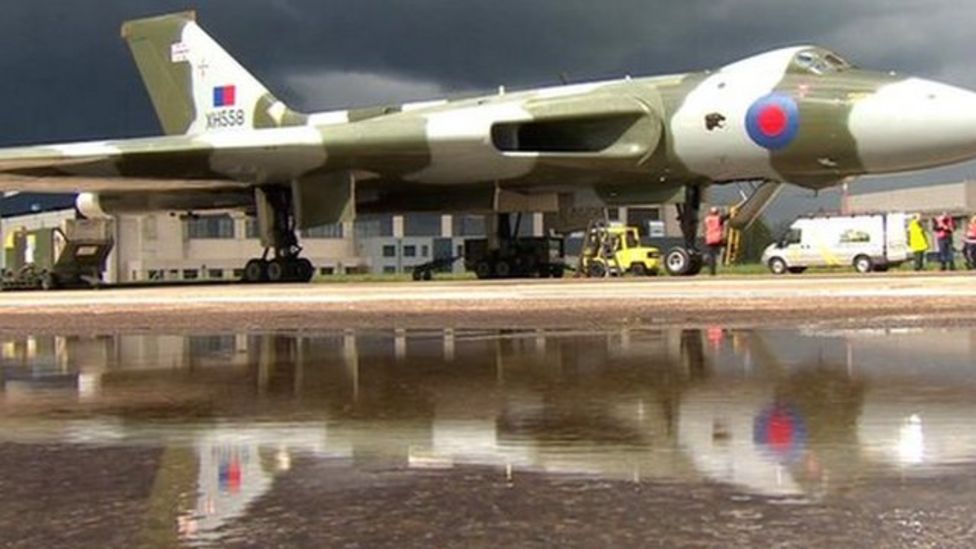Restored Cold War Vulcan bomber goes on display - BBC News