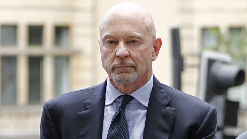 Ex-Barclays bankers appear in court - BBC News