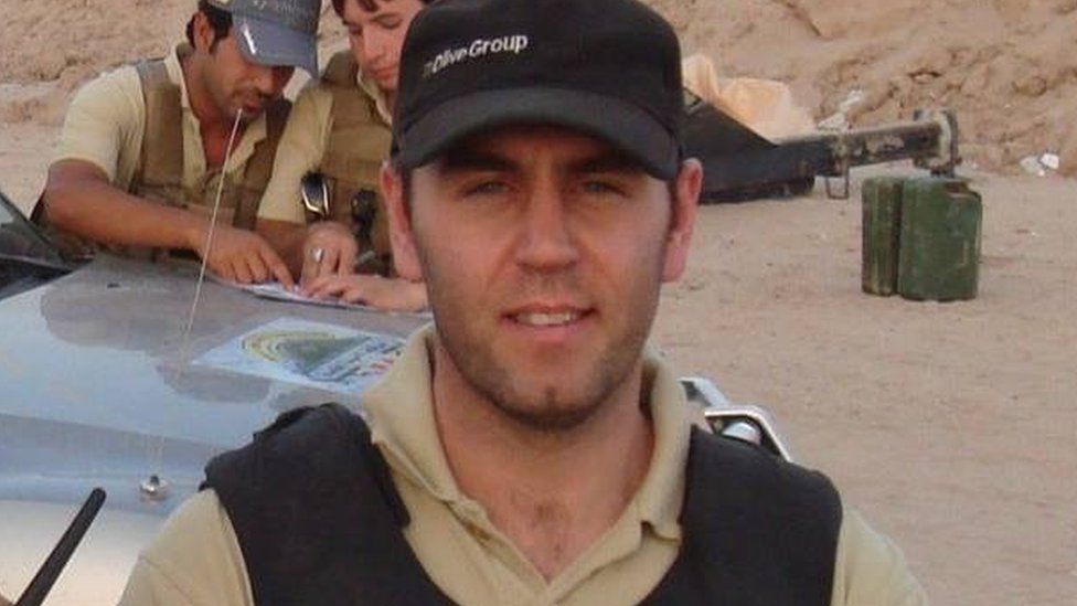 Ex-marine's Kenya death 'unexplained' - BBC News