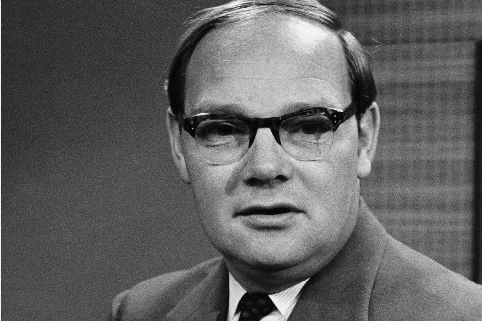 Obituary: Cliff Michelmore - BBC News