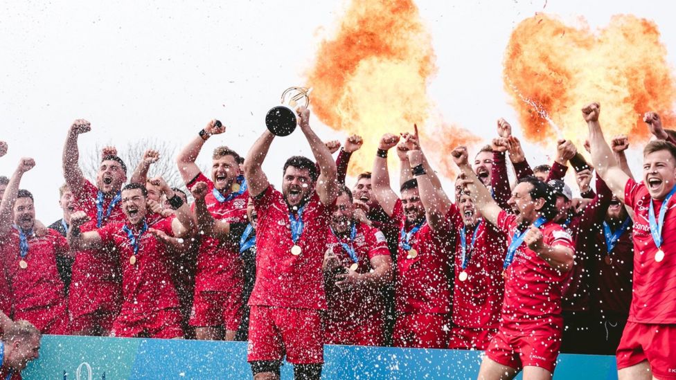 Jersey Reds take trophy on schools victory tour - BBC News