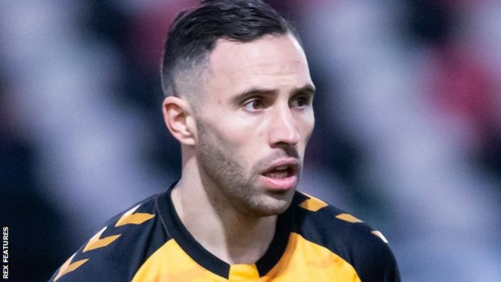 Robbie Willmott: Exeter City boss Matt Taylor hails loan signing's ...