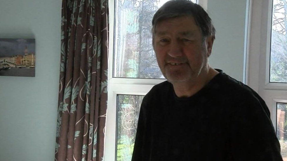 Former Leeds rugby league star John Atkinson dies - BBC News