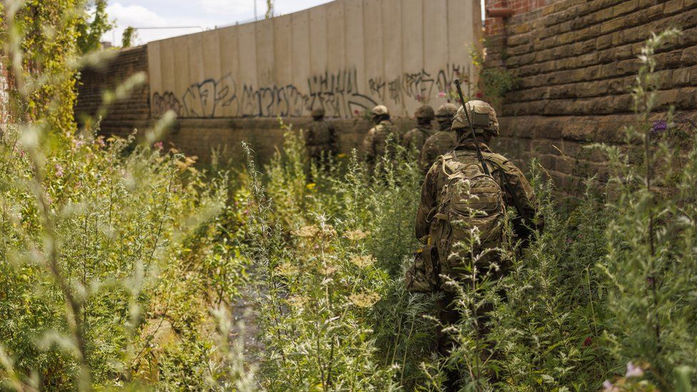 Army in training exercise beneath Leeds streets - BBC News