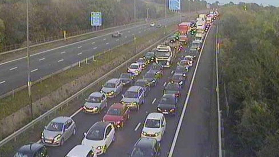 Queues ease after crash on M4 near Newport - BBC News