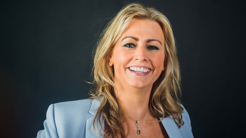 Stoke-on-Trent bus gate plans 'disastrous' for business - BBC News