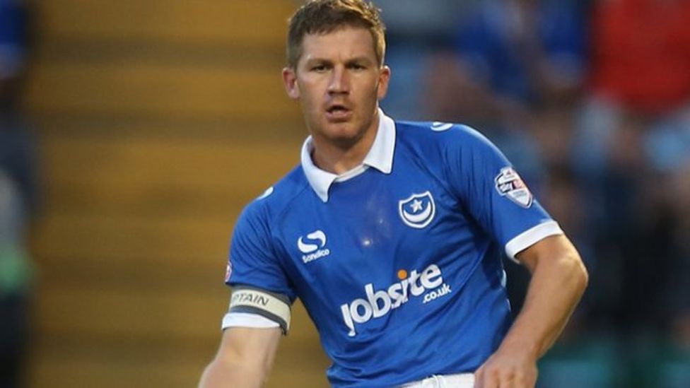 Ben Chorley: Defender to stay with Bromley for new National League ...