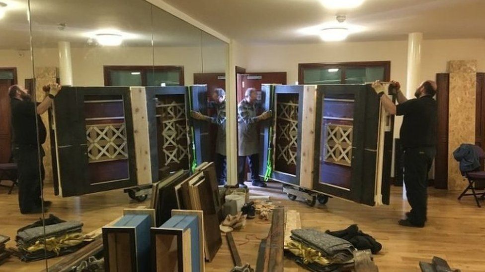 Adfer organ Soar Merthyr 'i'w holl ogoniant' - BBC Cymru Fyw