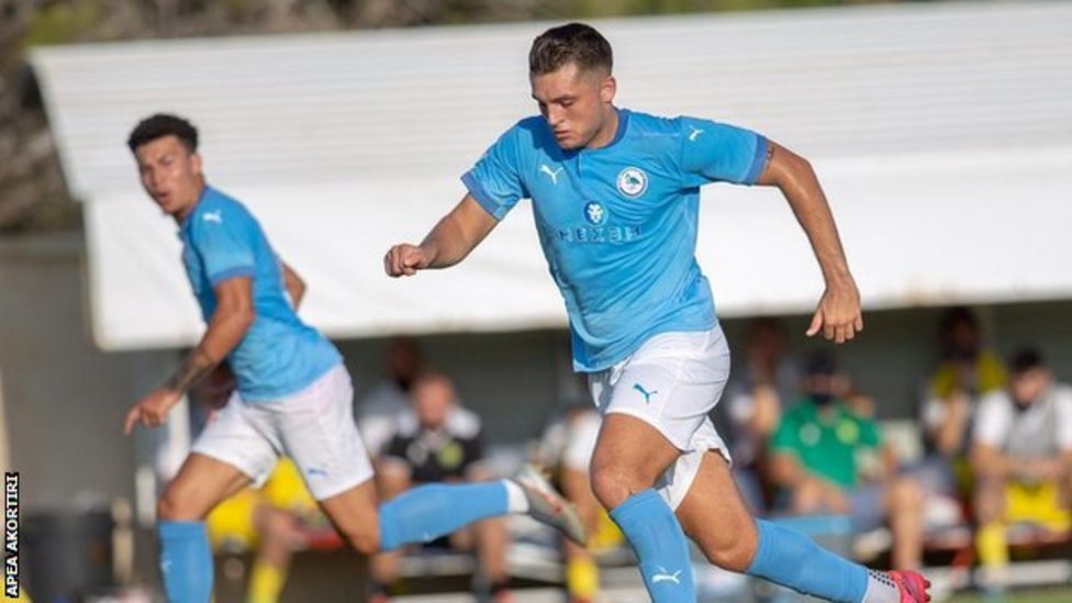 The LinkedIn footballer: Elliott Dugan used social media to land a pro ...