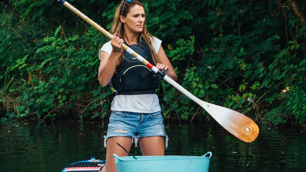London plastic campaigner to paddle the Hudson River - BBC News