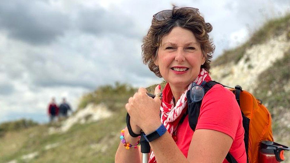 Grieving Kent mum sets up walking group to help others - BBC News