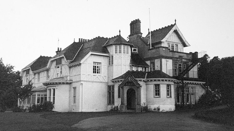 Decades of sex abuse uncovered at Rhu children's home - BBC News