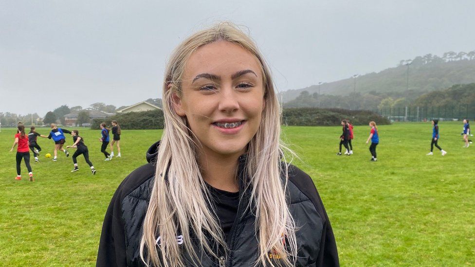 Women's World Cup: Wales inspires younger generation - BBC News