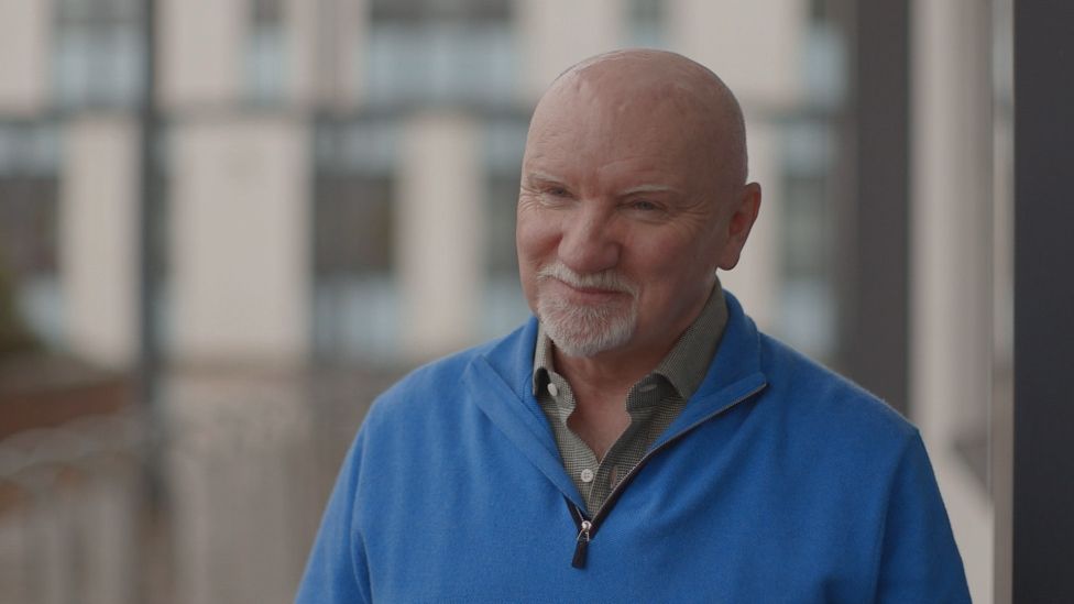 Sir Tom Hunter: Education reform needs 'open mind' - BBC News