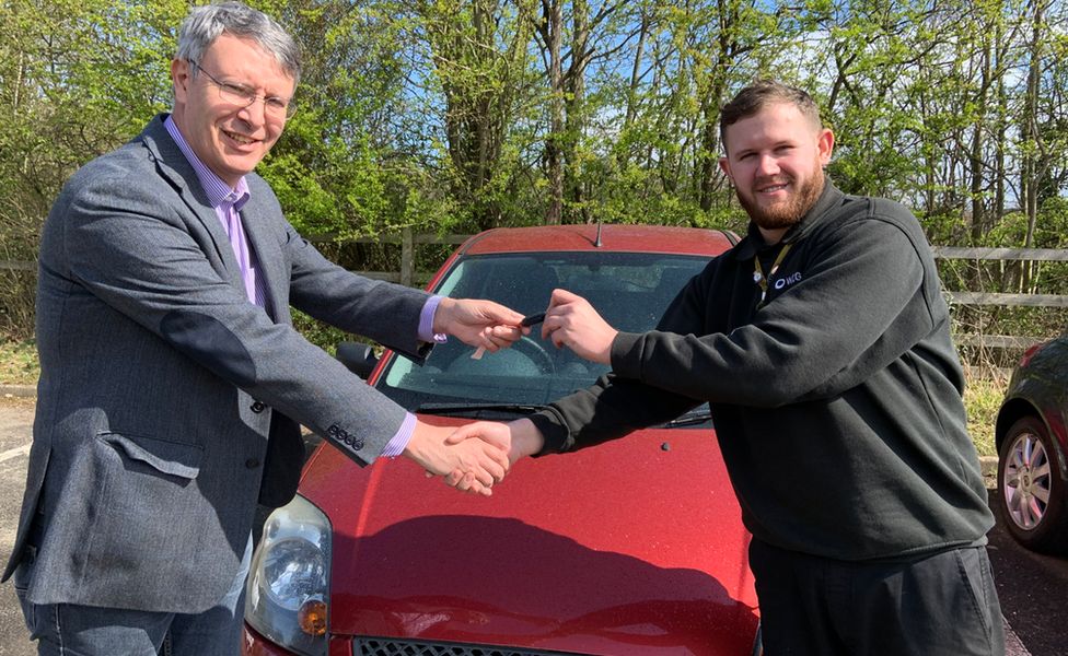 Warwickshire students get to practise on dangerous cars - BBC News