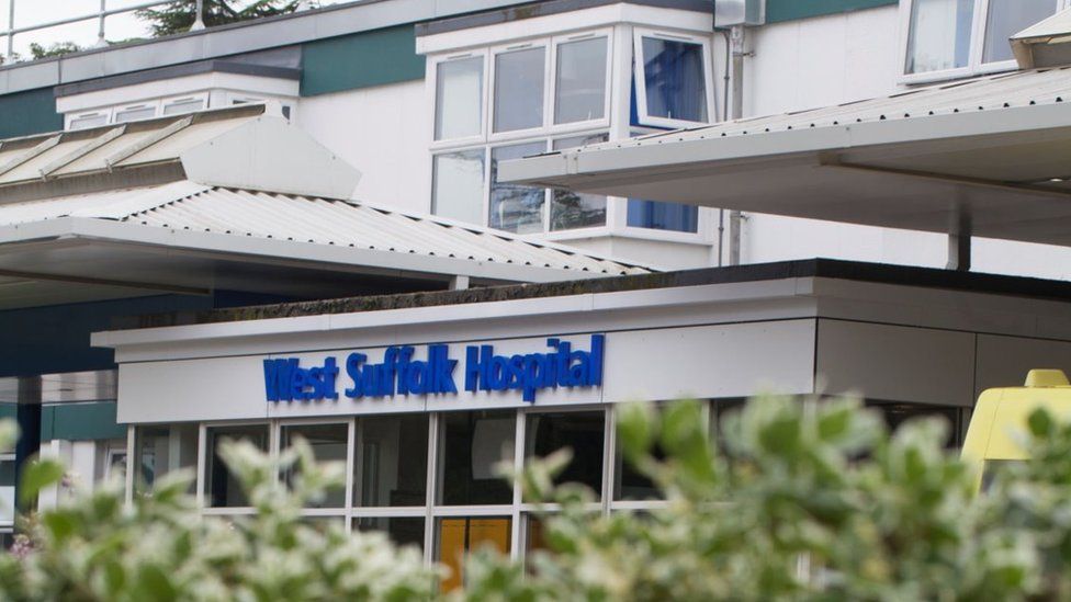 Covid: Ipswich and West Suffolk hospitals suspend visits - BBC News