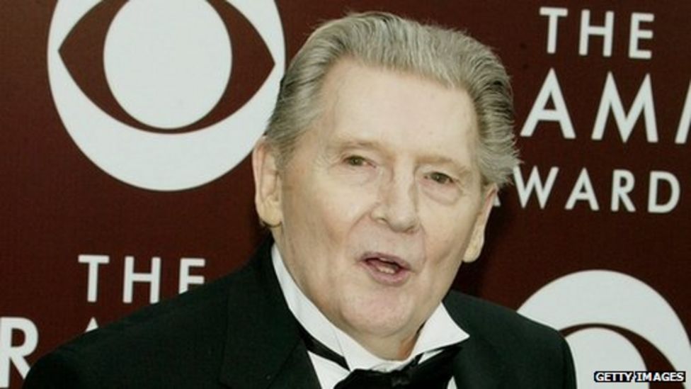 Notorious singer Jerry Lee Lewis dies aged 87 - BBC News