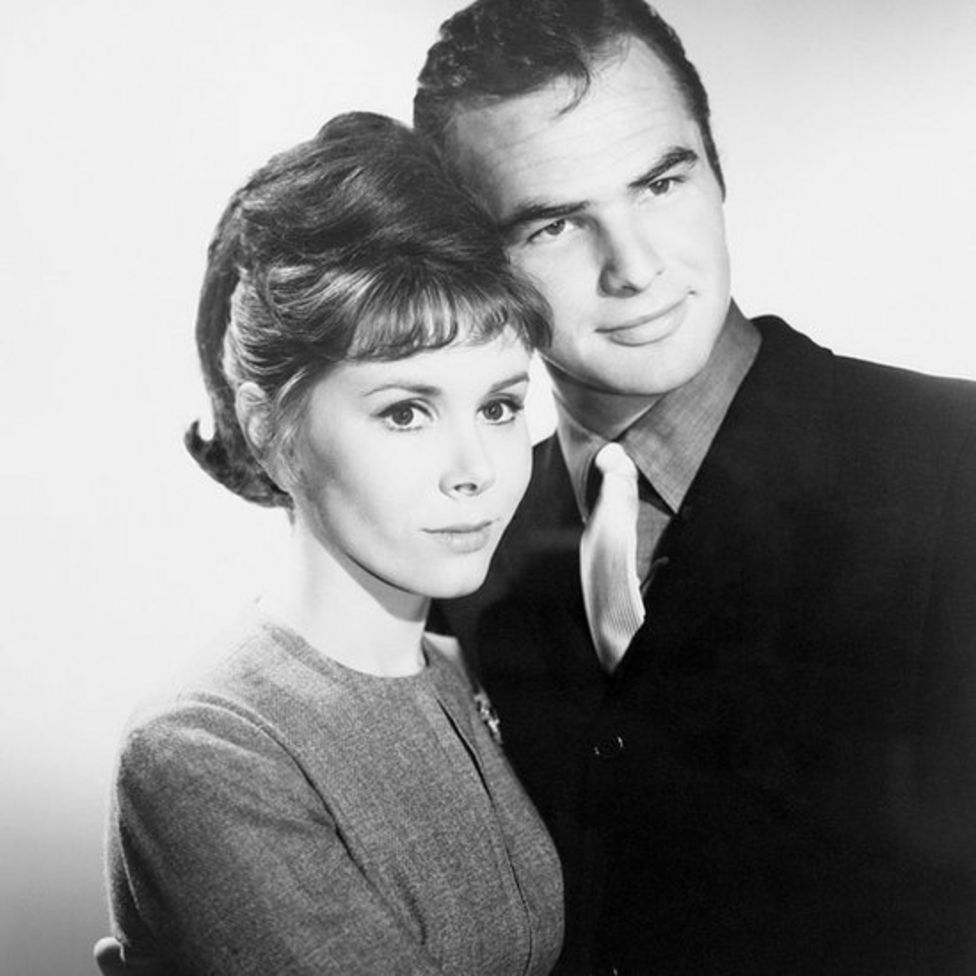 Burt Reynolds: Hollywood star dies at 82 - BBC News