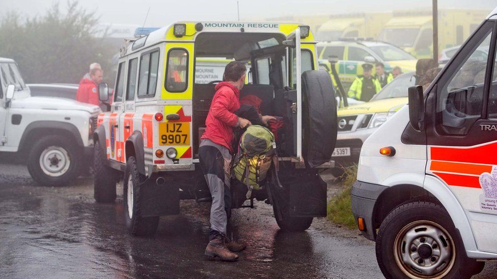 Mourne Mountains: Ambulances in Army cadets rescue - BBC News