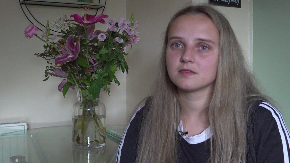 Ymateb llywodraeth i adroddiad gofal yn 'siomedig' - BBC Cymru Fyw