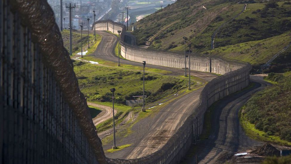 US-Mexico border wall prototype construction starts - BBC News