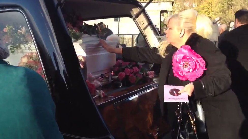 Herbert Howe: Liverpool's 'King of Bling' hairdresser - BBC News