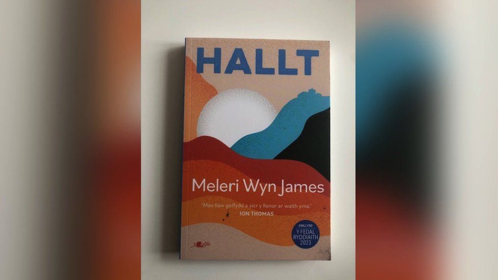 Pum munud gyda... Meleri Wyn James - BBC Cymru Fyw