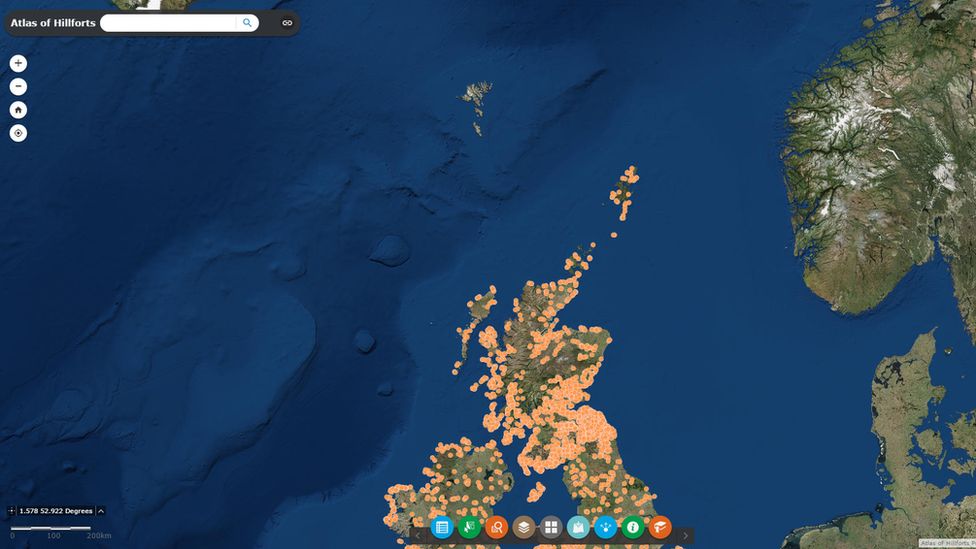 Experts map ancient hill forts of UK and Ireland - BBC News