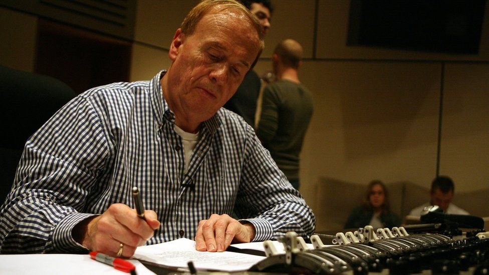 Geoff Emerick, Beatles sound engineer, dies at 72 - BBC News