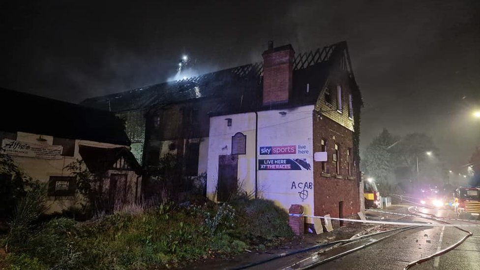 Boy, 12, released on bail after derelict Borrowash pub fire - BBC News
