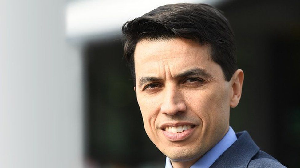 Luton Airport: Passenger numbers top 1.2m in April - BBC News