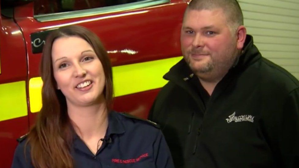 Kent: Recruits wanted for 'on-call' firefighter roles - BBC News