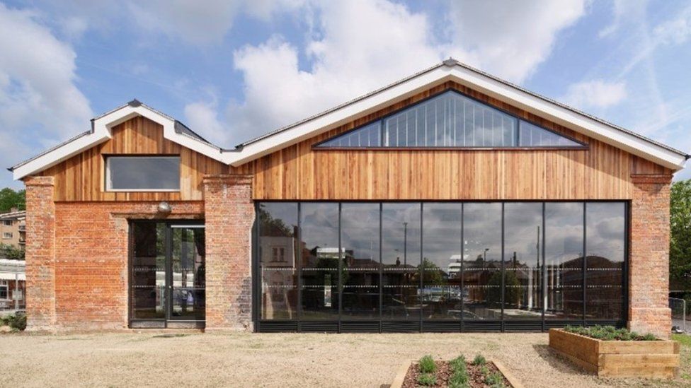 High Wycombe: Restored Brunel engine shed to become uni cafe - BBC News