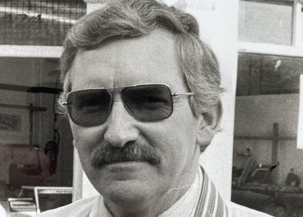 Police Ombudsman loyalist murders report: Who were the victims? - BBC News
