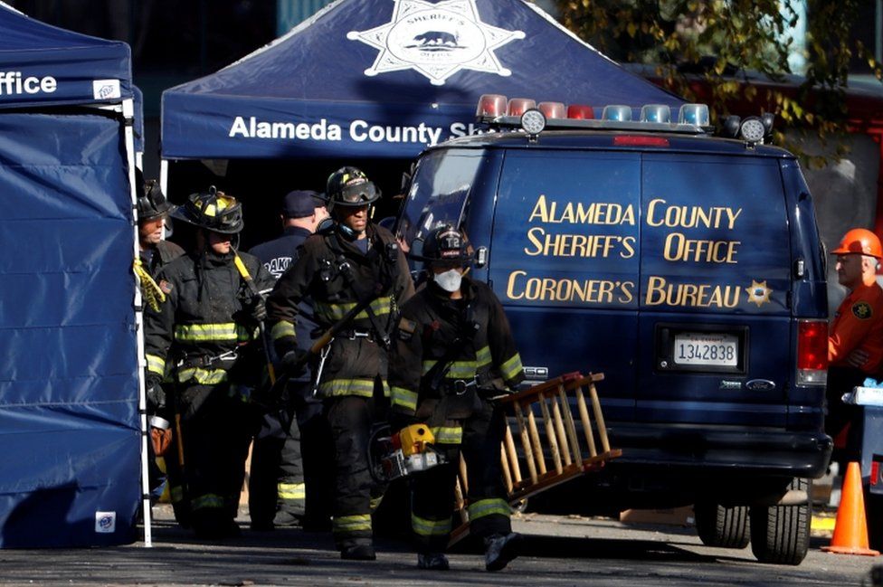 Oakland fire: 33 confirmed dead as search continues - BBC News