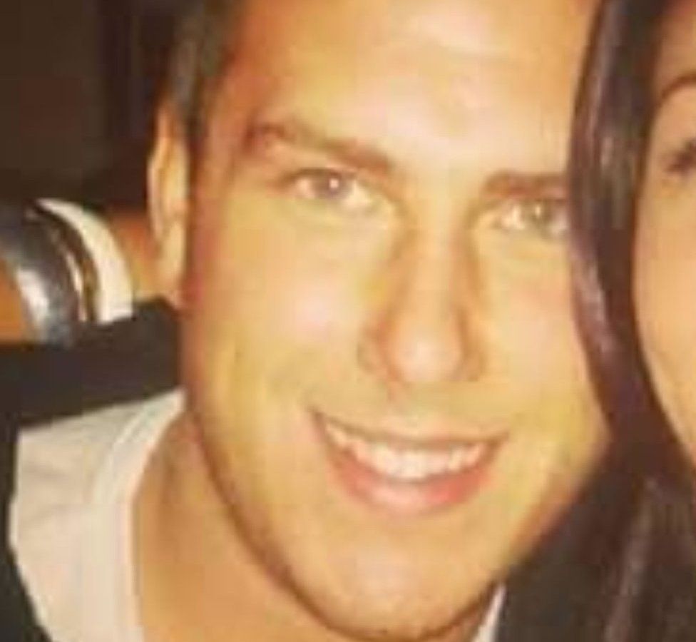 Llanddulas crash victims named by police - BBC News