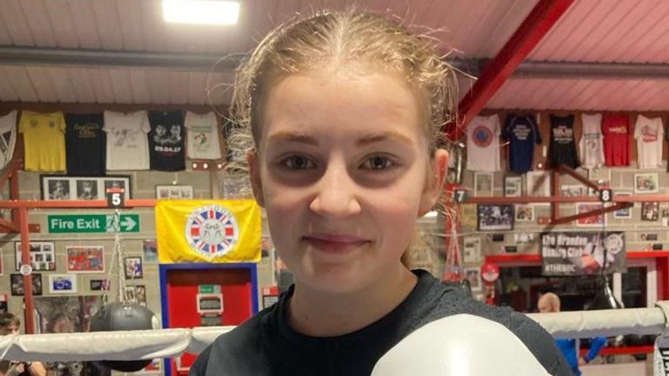 Brandon boxers head to Canada for Brampton Box Cup tournament - BBC News