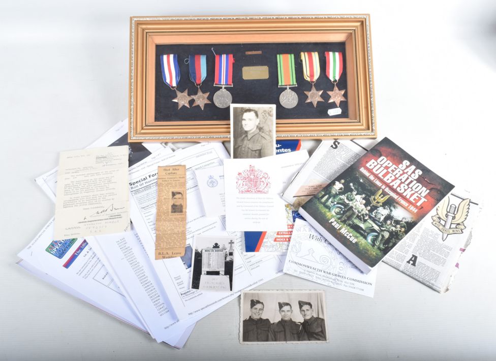 SAS soldier's medals from WW2 to be auctioned - BBC News